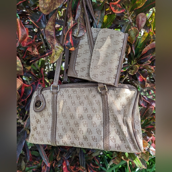 Dooney & Bourke | Bags | Dooney Bourke Db Canvas Leather Zipper Purse ...